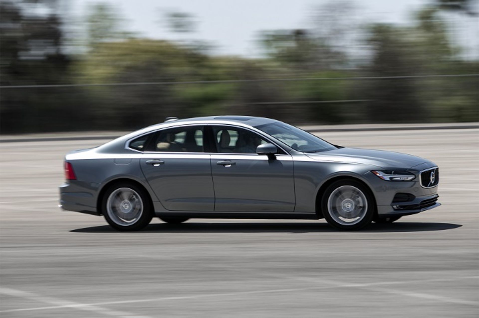 بررسی ولوو S90 T5 مدل 2017 - زومیت