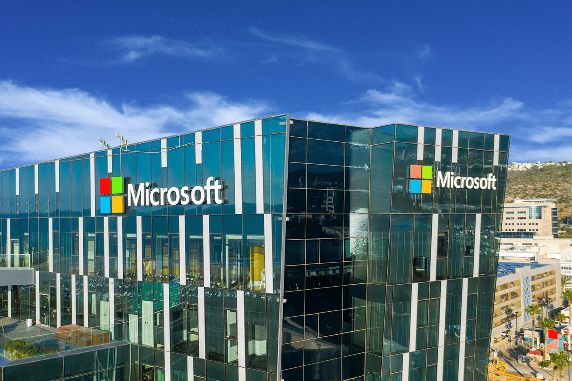 مایکروسافت جزئیات استراتژی فضای کار ترکیبی را تشریح کرد - زومیت