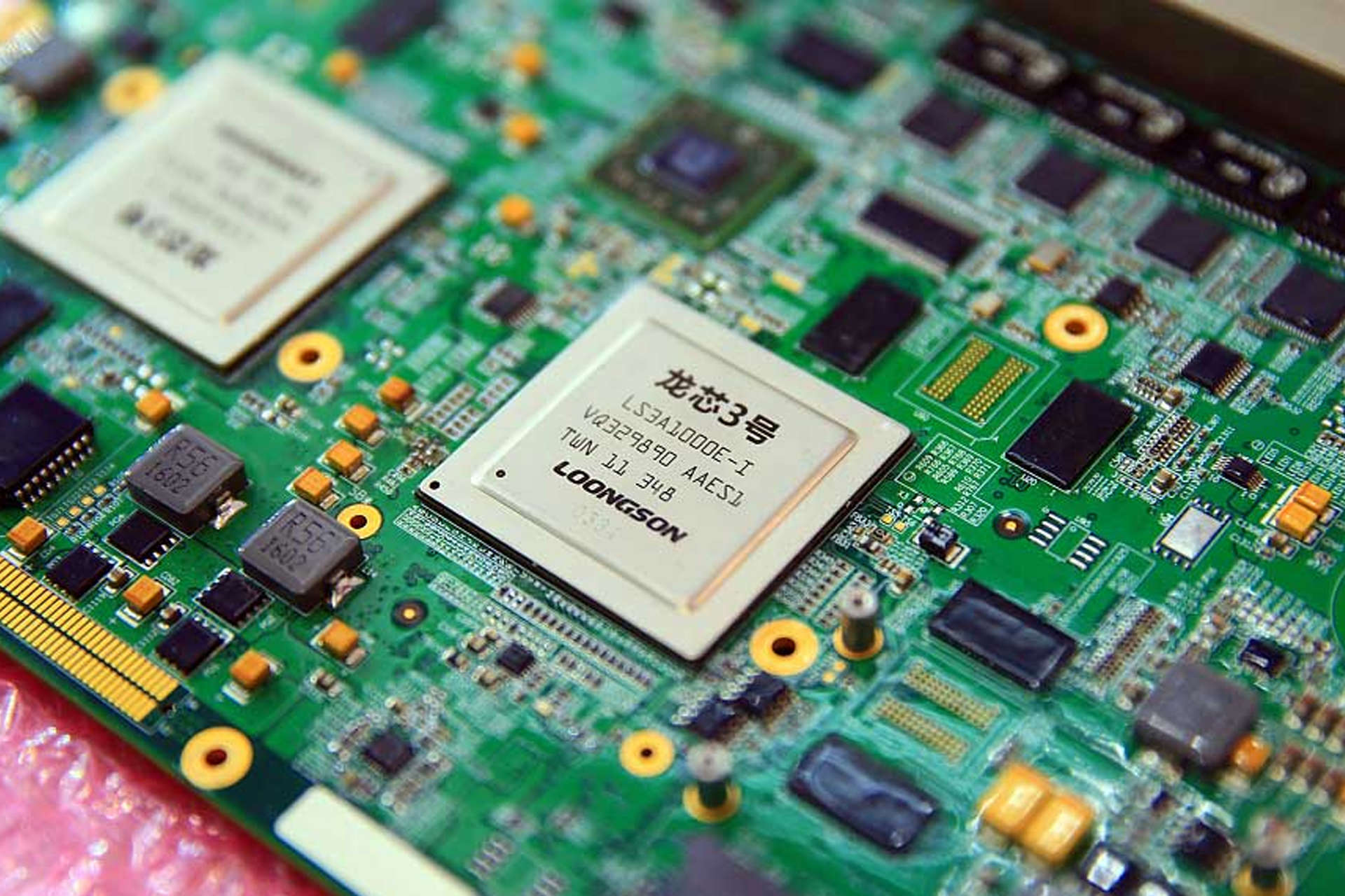 معماری LoongArch لونگسون چین برای پردازنده CPU معرفی شد - زومیت