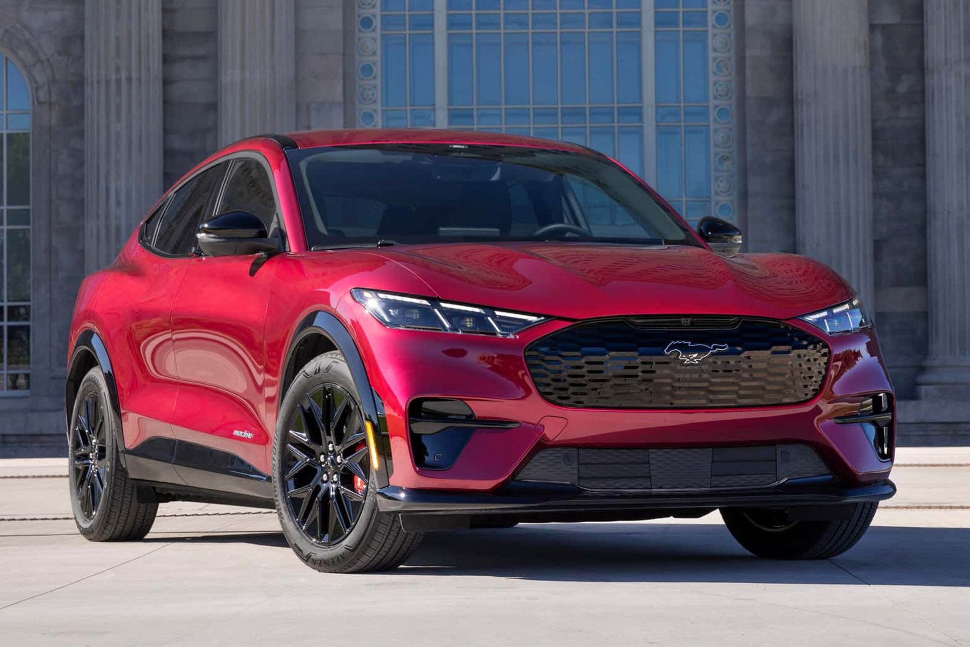 پس‌لرزه تعرفه‌های ترامپ؛ فورد قیمت موستانگ Mach-E را افزایش داد - زومیت