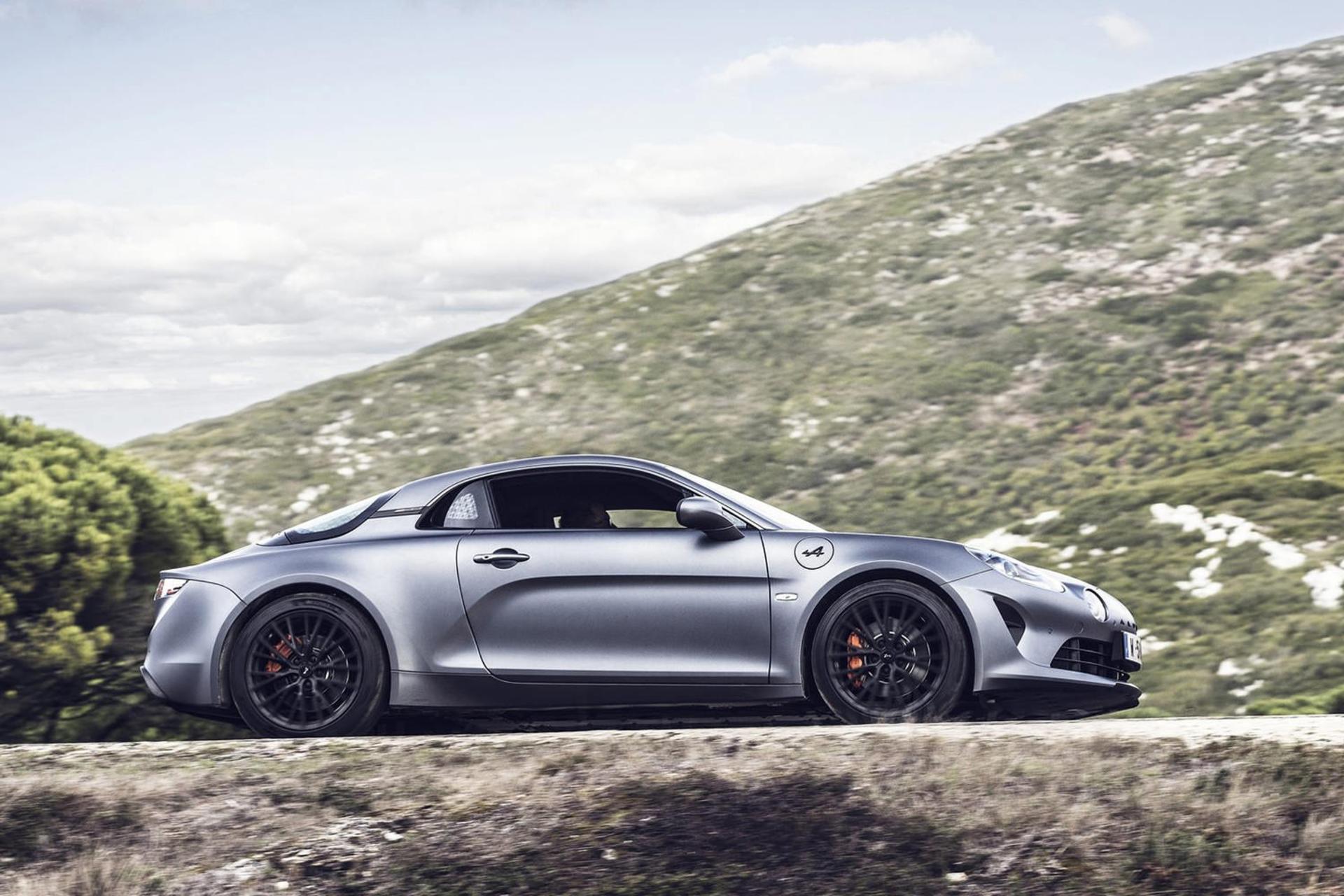 مشخصات الپین A110 S مدل 2020 + مقایسه با سایر خودروها