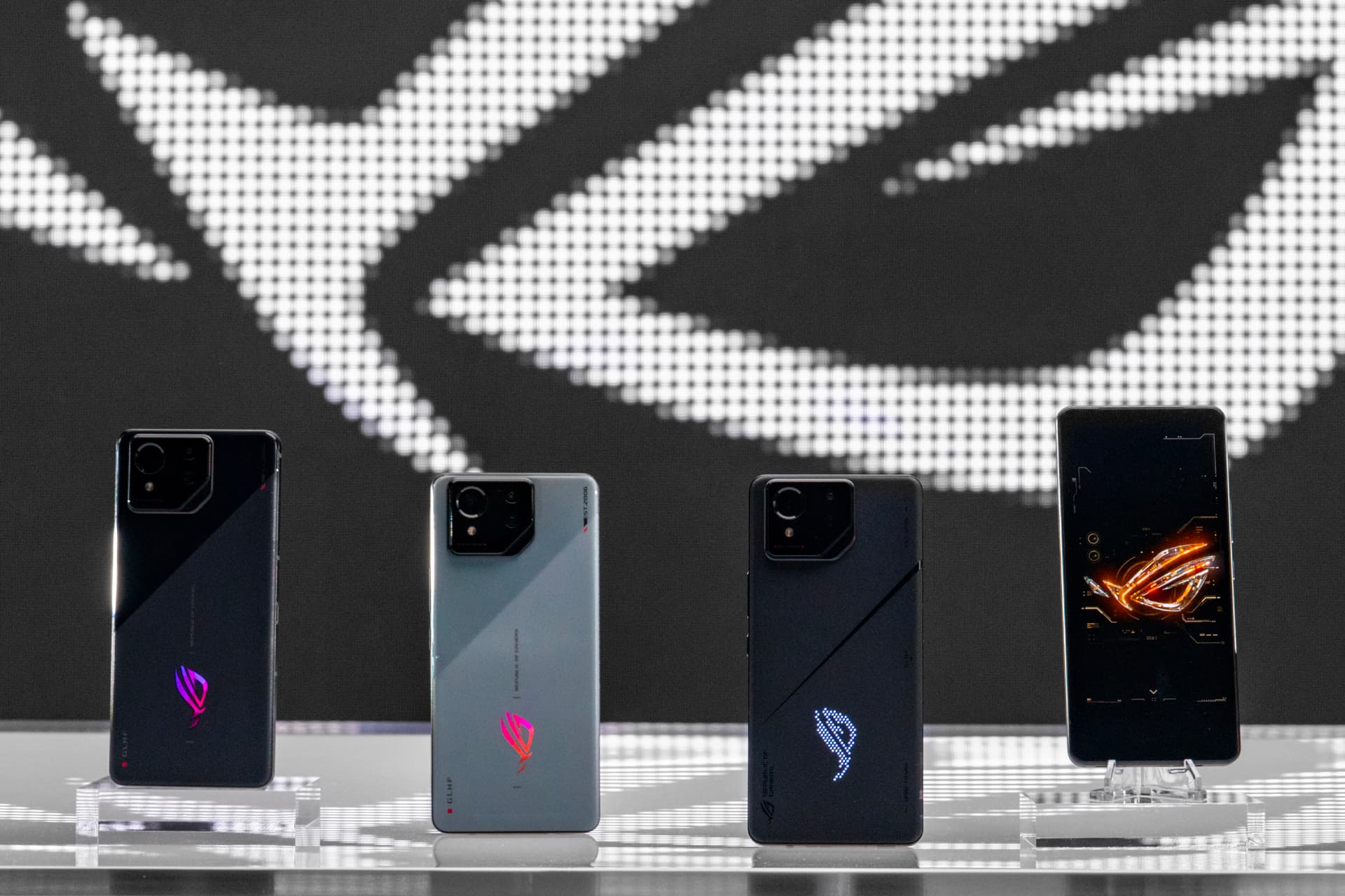 گوشی‌های گیمینگ راگ فون ۸ و ۸ پرو با طراحی کاملاً جدید و سخت‌افزار ...