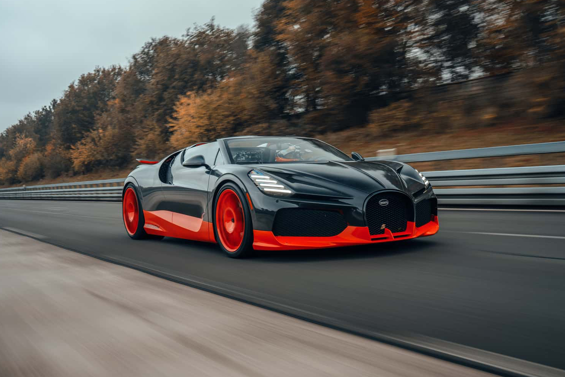 بوگاتی میسترال سریع‌ترین خودرو بدون سقف در تاریخ است! - زومیت