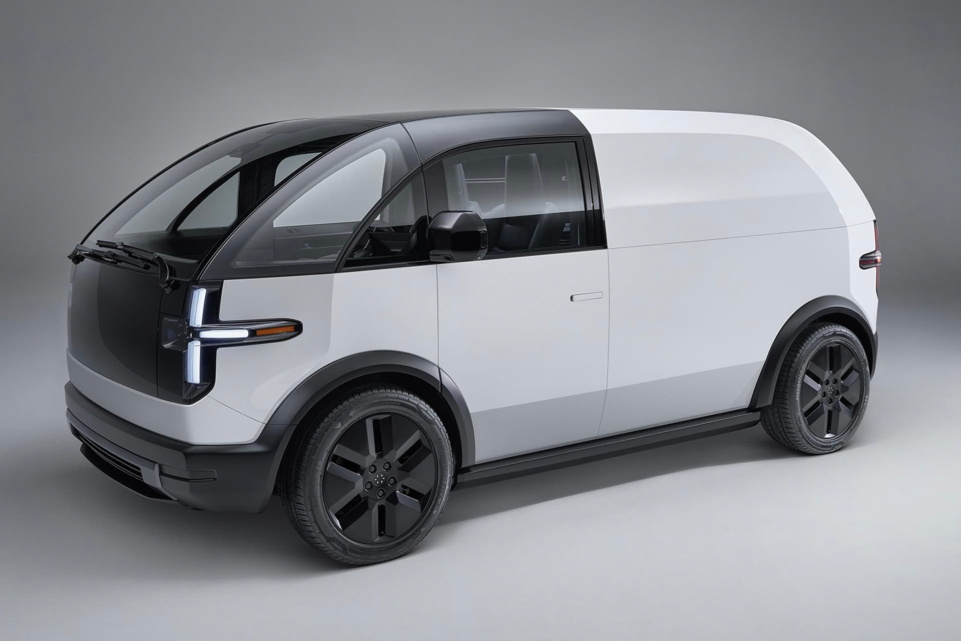 طراحی خودرو اپل لو رفت؛ ون بدون فرمان با صندلی هواپیما و تلویزیون داخلی ...