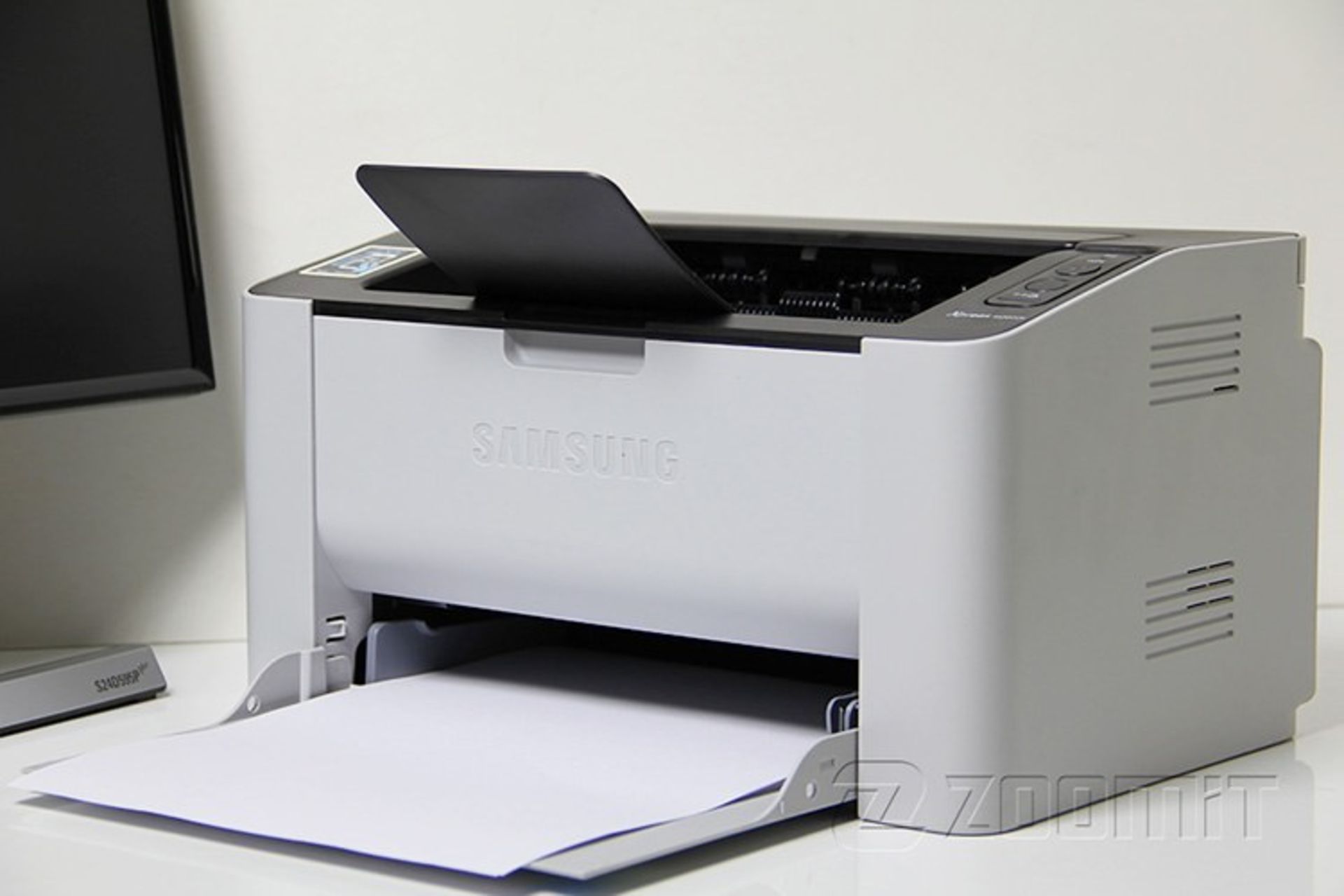 بررسی پرینتر Xpress M2020W سامسونگ - زومیت