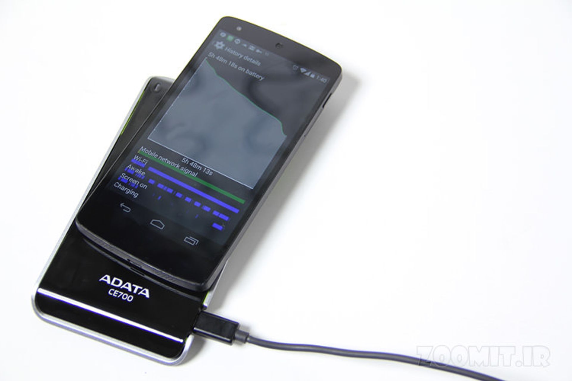 بررسی شارژر بی‌سیم ADATA CE700 - زومیت