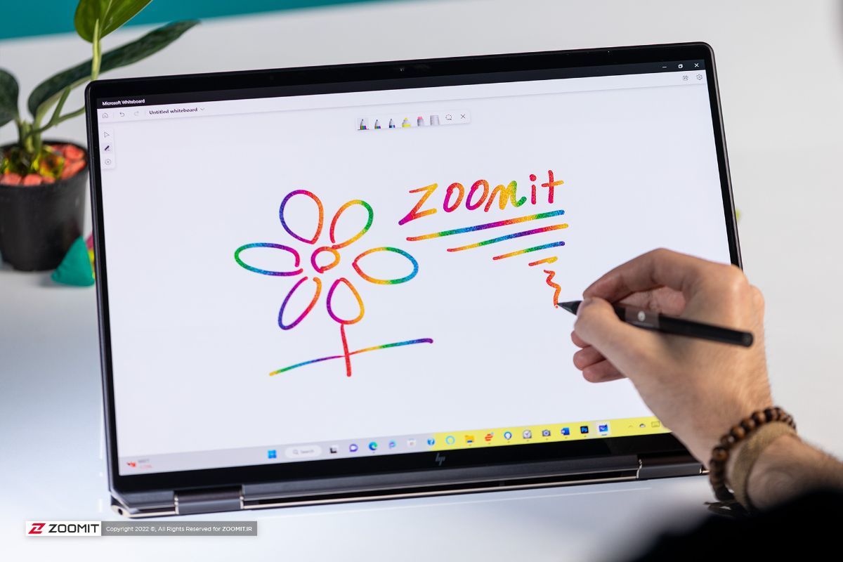 بررسی لپ‌تاپ هیبریدی HP Spectre x360 2022؛ زیبا و همه‌کاره - زومیت