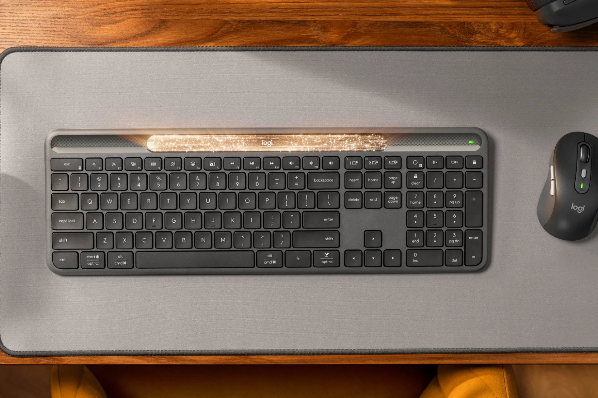 این کیبورد بی‌سیم مدرن با نور لامپ شارژ می‌شود! - زومیت