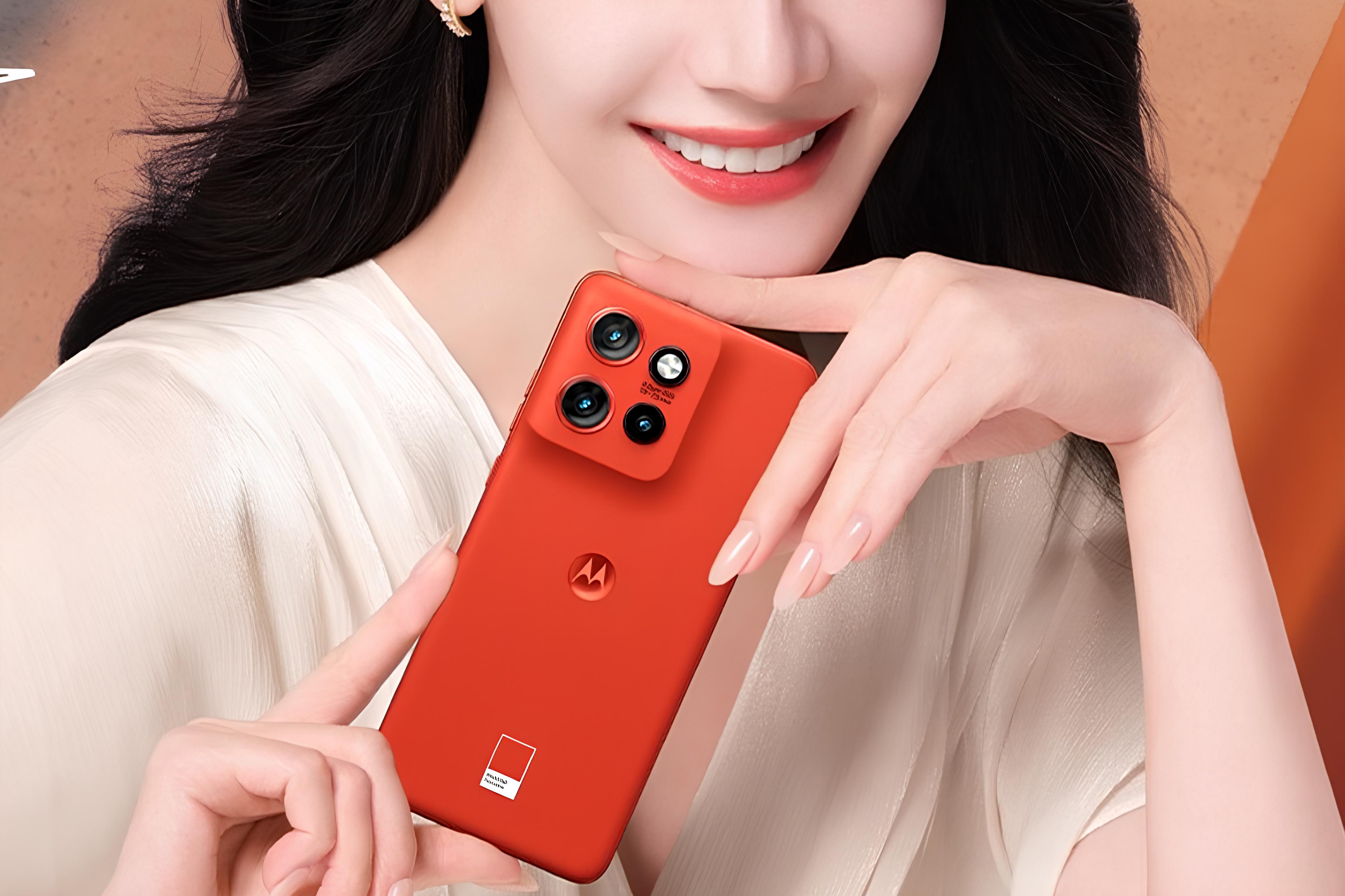 موتورولا S50 معرفی شد؛ نمایشگر ۳هزار نیتی، ۱۲ گیگابایت رم و دوربین تله ...